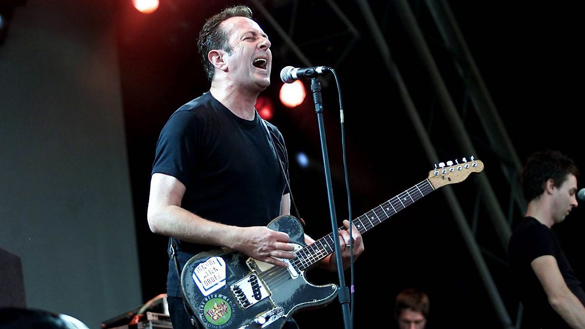 BBC Radio Cymru - Rhys Mwyn, Gwleidyddiaeth Joe Strummer