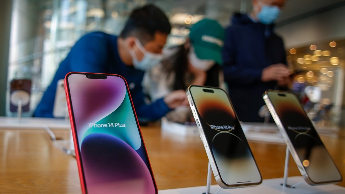 BBC News - Big Boss Interview, Protests break out at giant iPhone ...