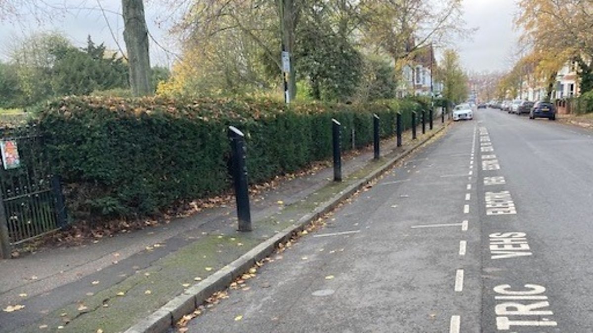 BBC CWR - CWR Breakfast with Phil Upton, 01/12/2022, How easy is it to ...