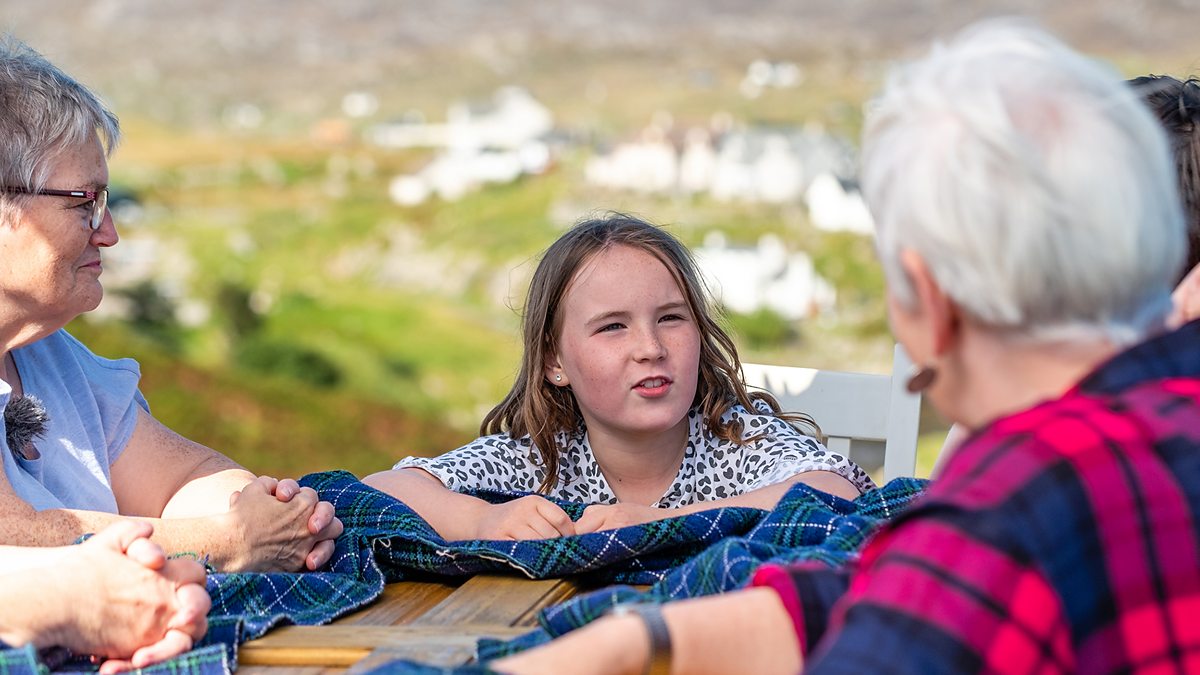 BBC ALBA - Clo Beag Chirsty Bella