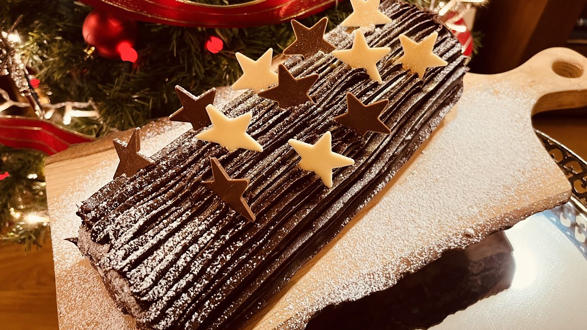 BBC Radio Ulster - Saturday with John Toal - Yule Log With Mulled Fruit ...