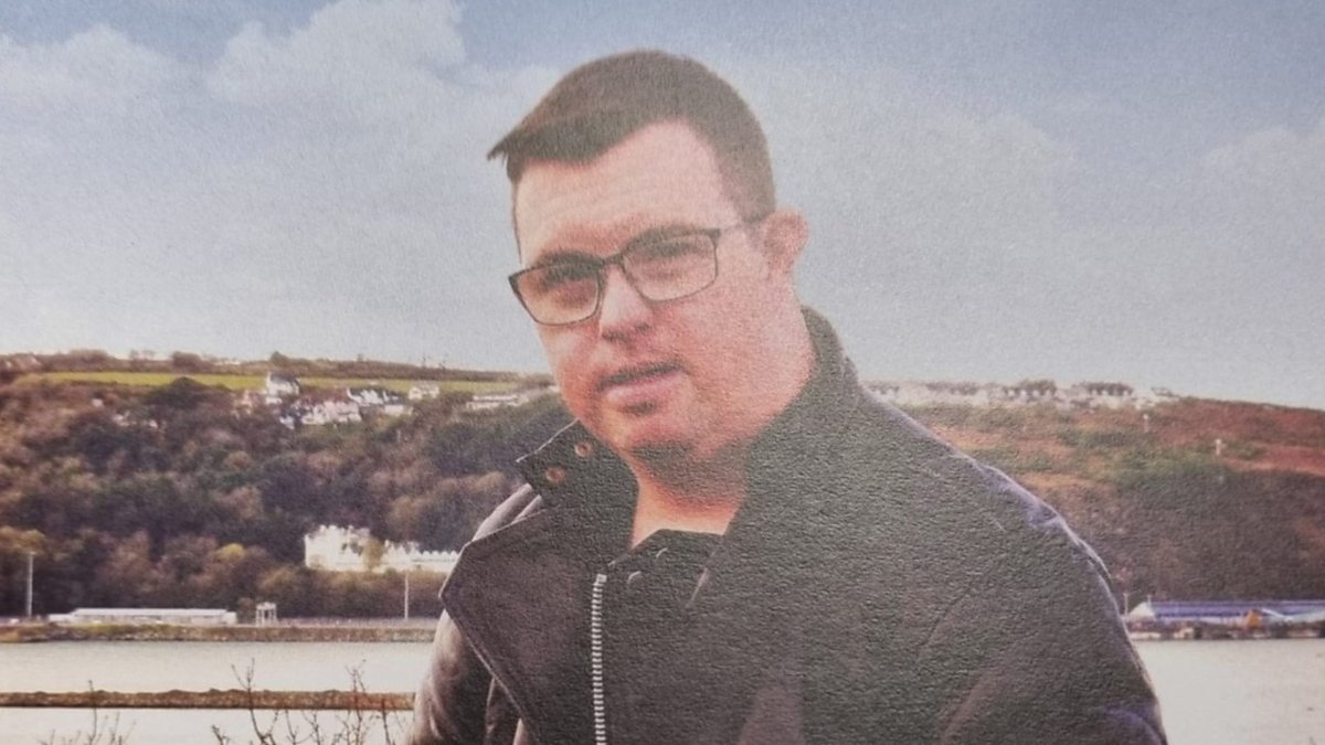 BBC Radio Cymru - Bore Cothi, Meilir Tomos - Cryno Ddisg newydd Mawl a ...