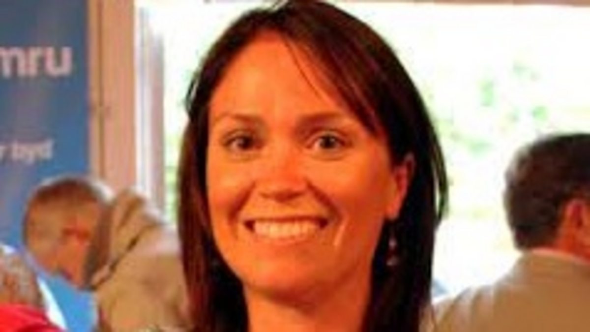 BBC Radio Cymru - Y Talwrn, Aberhafren v Beirdd Myrddin, Cân ysgafn ...