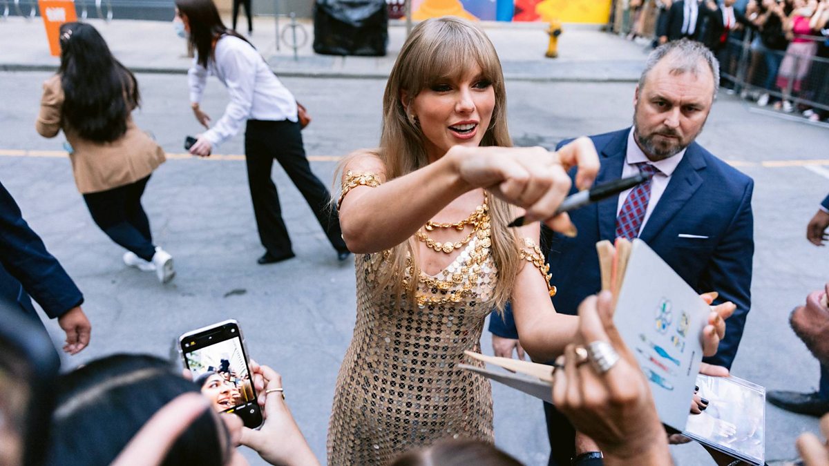 BBC World Service - Tech Life, Can Ticketmaster 'shake off' the bots?