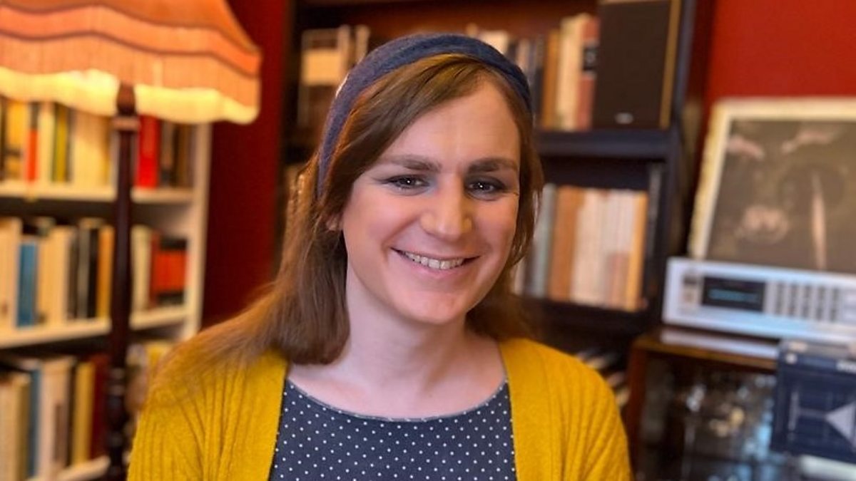 BBC Radio Cymru - Beti a'i Phobol, Dr Nia Wyn Jones