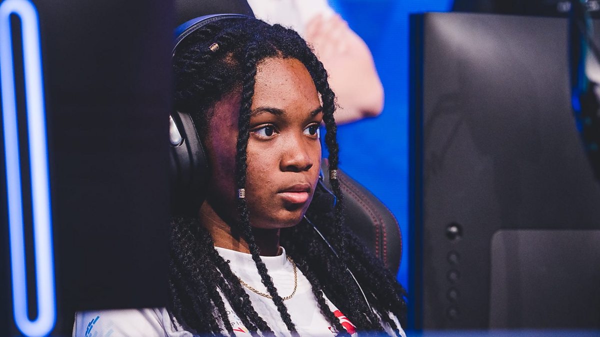 BBC Three Counties Radio - Danny Fullbrook, Let's learn Ukulele, Women ...