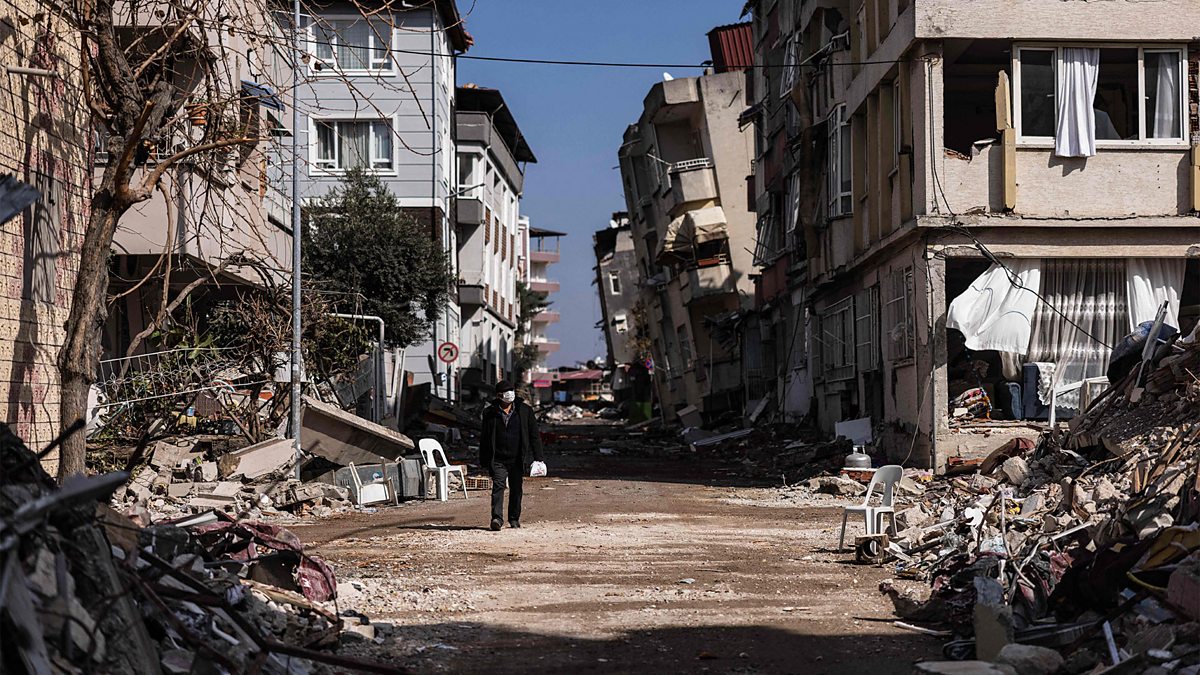 Bbc World Service Newsday New Magnitude 6 4 Earthquake Hits Turkey