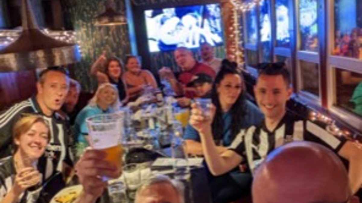 BBC Radio Newcastle - Matt Bailey, A group of Magpies fans in ...