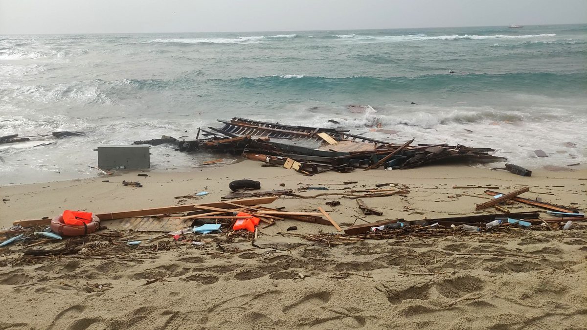Italy Migrant Boat Shipwreck: Nearly 60 Killed Off Calabria Coast – FDOMF