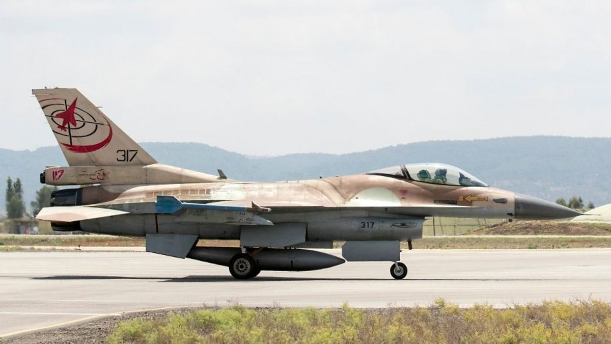 BBC World Service - Newshour, Elite Israeli fighter pilots boycott training