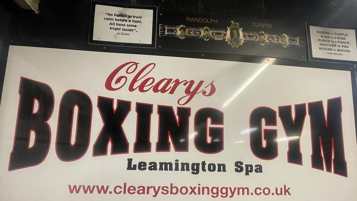 BBC CWR - CWR Breakfast with Phil Upton, Richard Williams sits in (09 ...