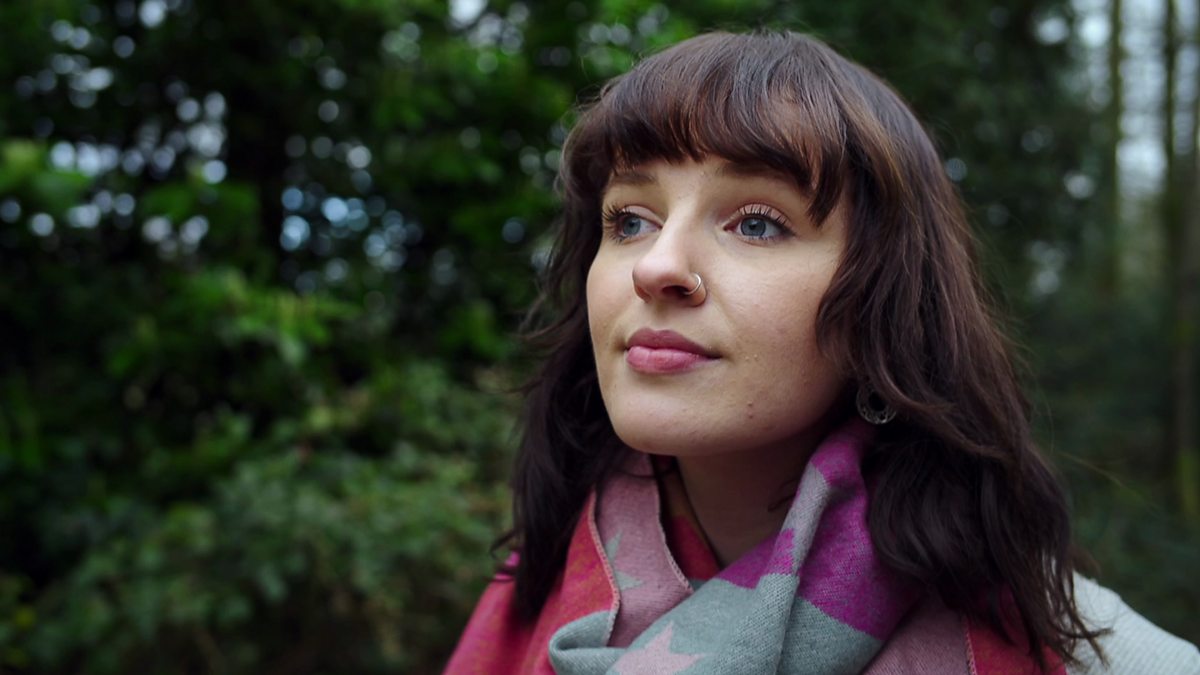 S4C - Curadur, Cyfres 4, Mari Mathias