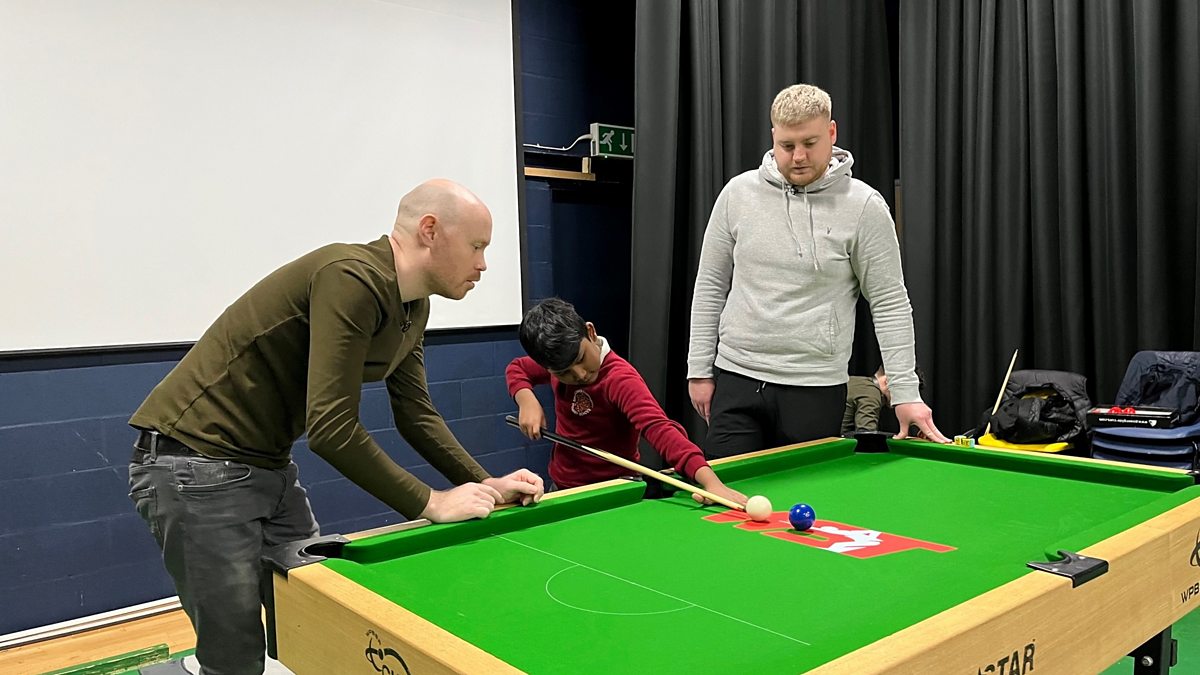 BBC Radio Leicester - Game Night, Getting a Snooker Lesson From a Pro