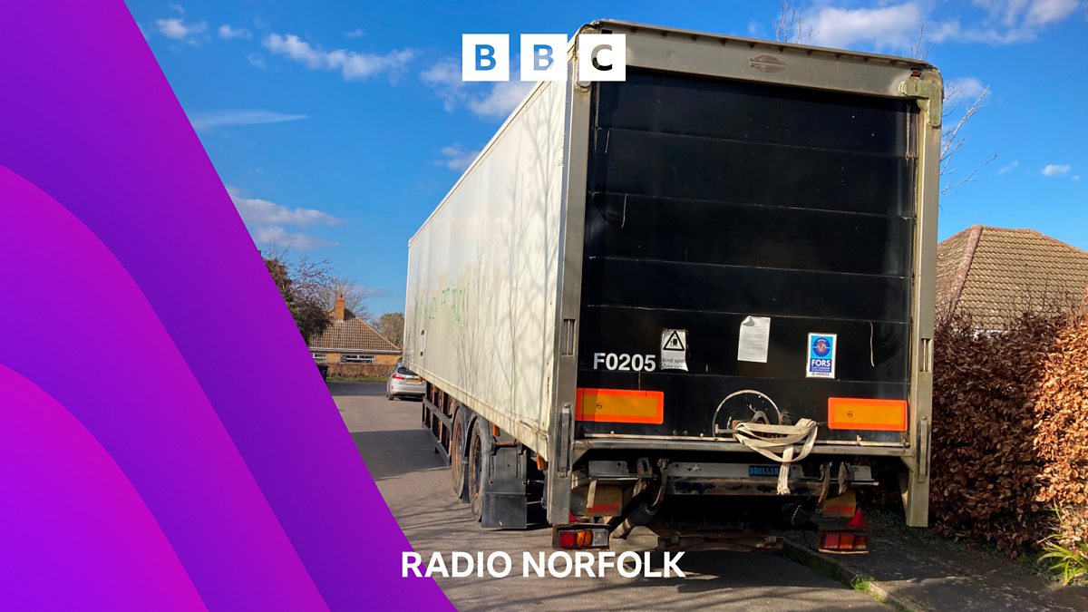 BBC Radio Norfolk - Chris Goreham, Lorry trailer blocks residential ...