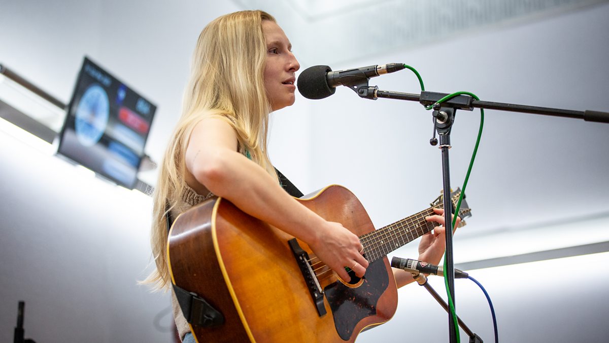 BBC Radio 4 - Loose Ends, Kathy Kiera Clarke, Nadine Shah, Gabby Best ...