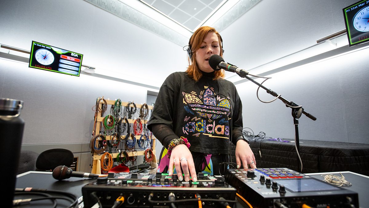 BBC Radio 4 - Loose Ends, Kathy Kiera Clarke, Nadine Shah, Gabby Best ...