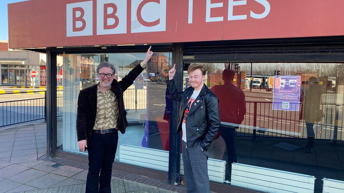 BBC Radio Tees - Gary Philipson, Bob Fischer sets up an audio ...