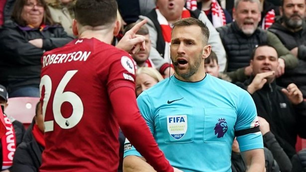 BBC Radio Cymru - Ar y Marc, Rheinallt Davies - pwysau ar ddyfarnwyr i ...