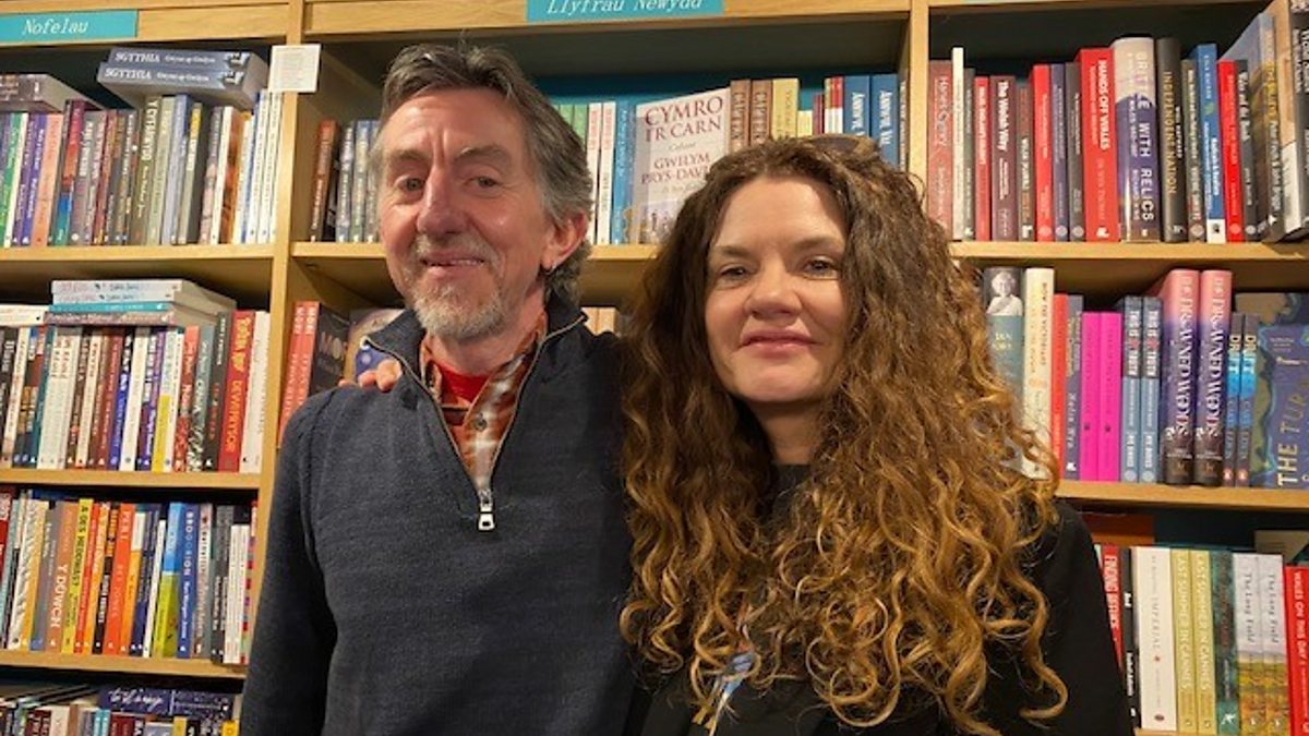 BBC Radio Cymru - Ffion Dafis, Gwyn Siôn Ifan – gwobr am ei gyfraniad ...