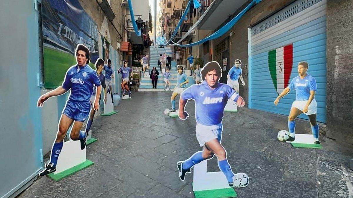 BBC World Service - Newsday, Napoli looking to seal historic title