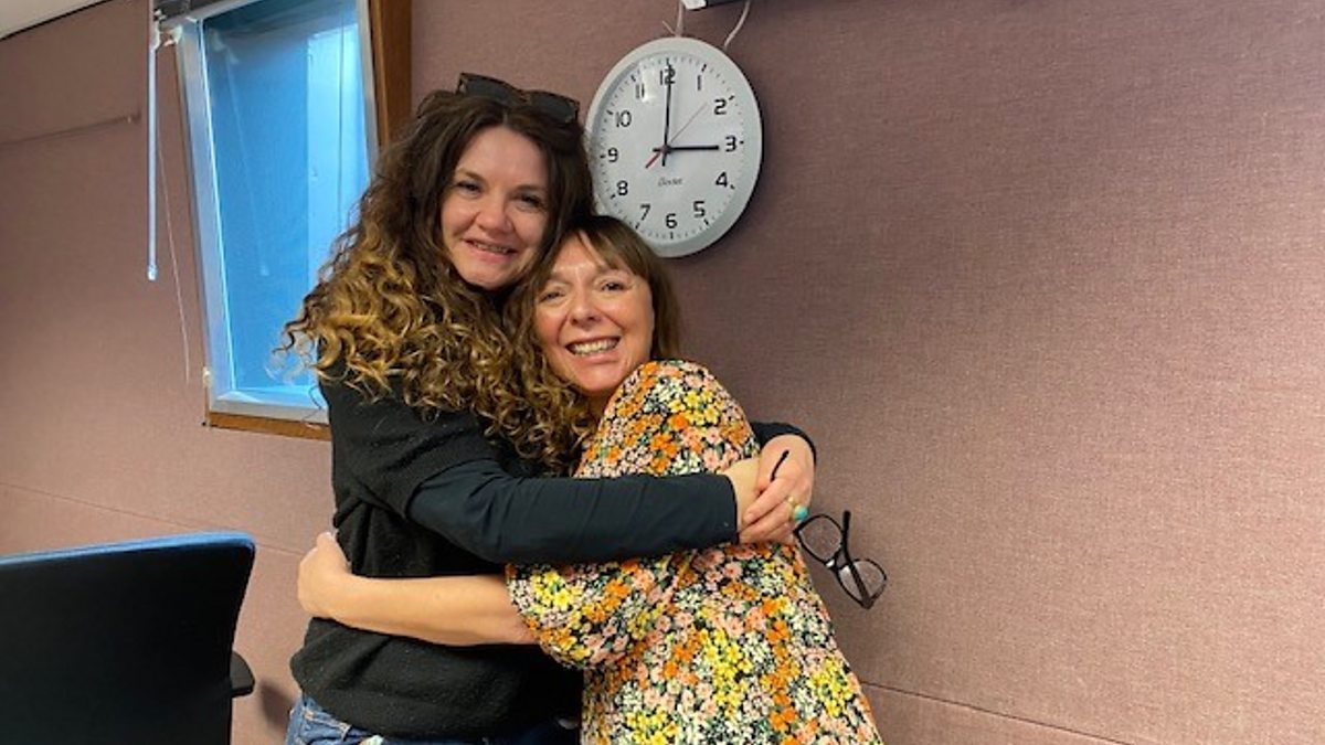 BBC Radio Cymru - Ffion Dafis, Karen Wynne a chelfyddyd hud a lledrith