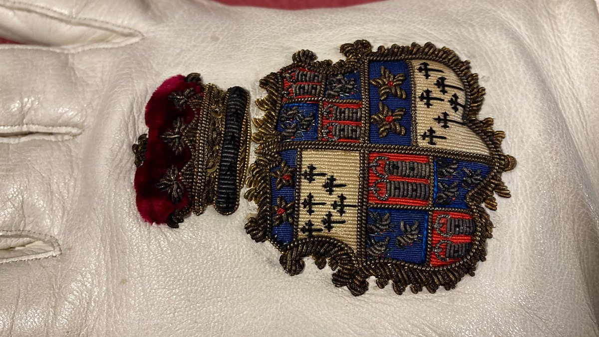 BBC Radio Wiltshire - Ben Prater, 02/05/2023, Wiltshire company refurbish glove for coronation