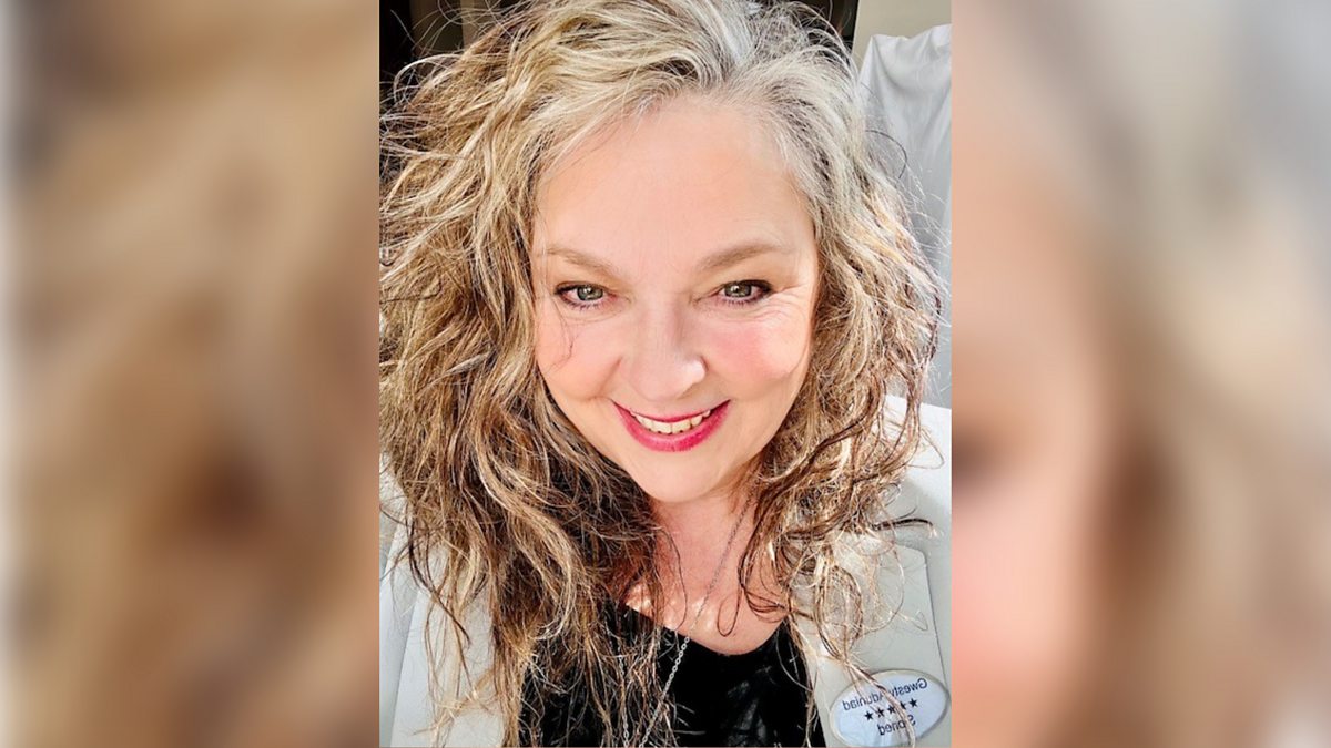 BBC Radio Cymru - Beti a'i Phobol, Sioned Lewis