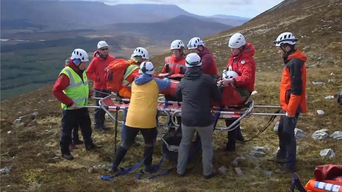 BBC Two - 999 Faoi Oiliúint, Series 1, Episode 1, Emer Durcan