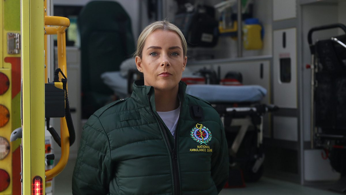 BBC iPlayer - 999 Faoi Oiliúint - Series 1: Episode 3