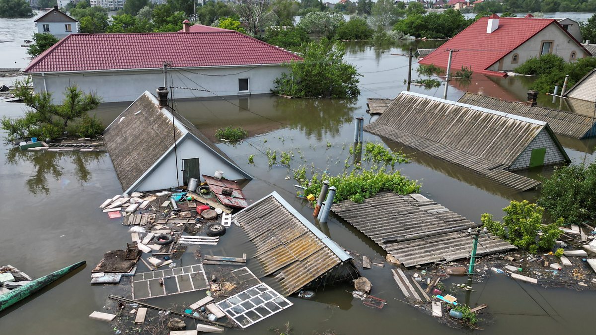 BBC Radio 4 - The World Tonight, Thousands flee as floodwaters rise in ...