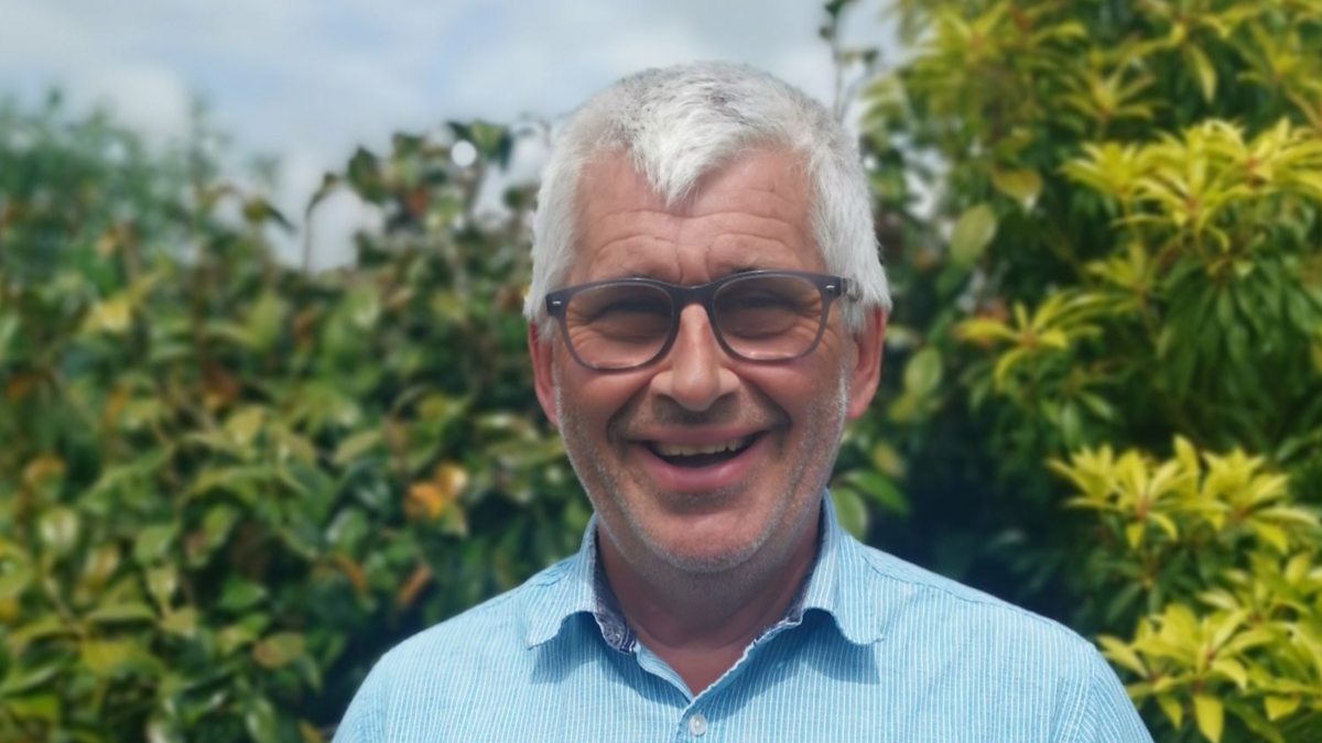 BBC Radio Cymru - Bore Cothi, Eurfyl Lewis Rhoi Gwaed Am Dros Ddeugain ...