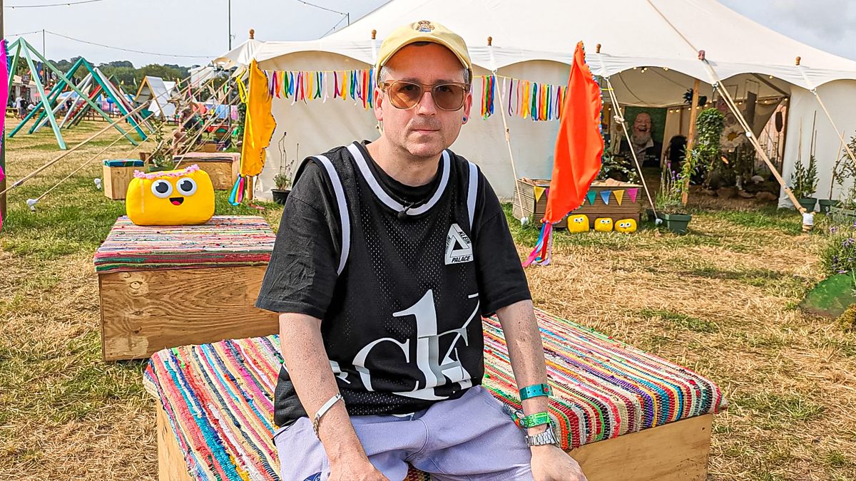 CBeebies Bedtime Stories - P-T: Alexis Taylor - About a Song - BBC iPlayer