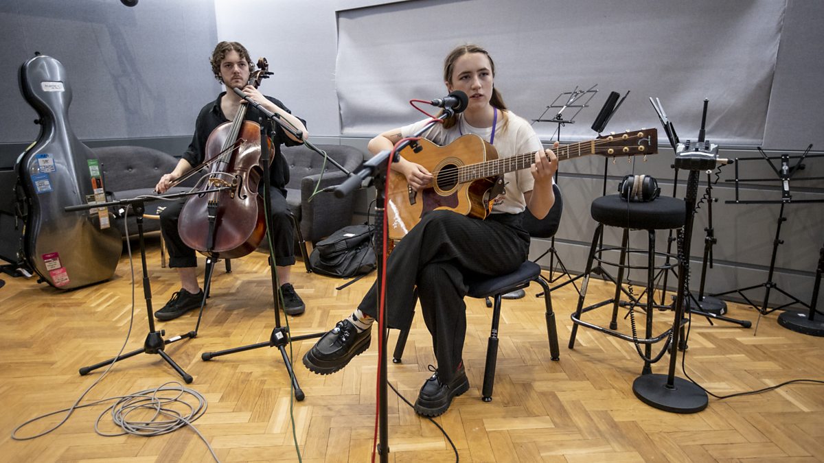 BBC Radio 4 - Loose Ends, Lesley Sharp, Vivian Oparah, DJ Fat Tony ...