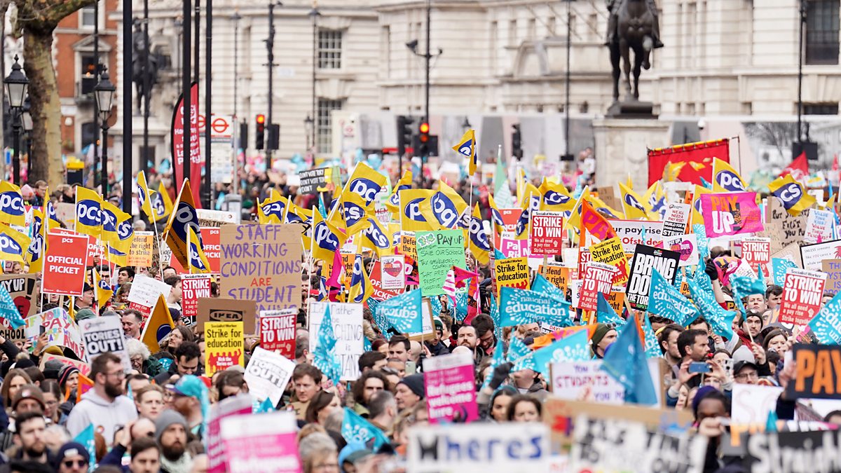 BBC Radio 4 - The World Tonight, Unions hit back at Starmer's marking ...