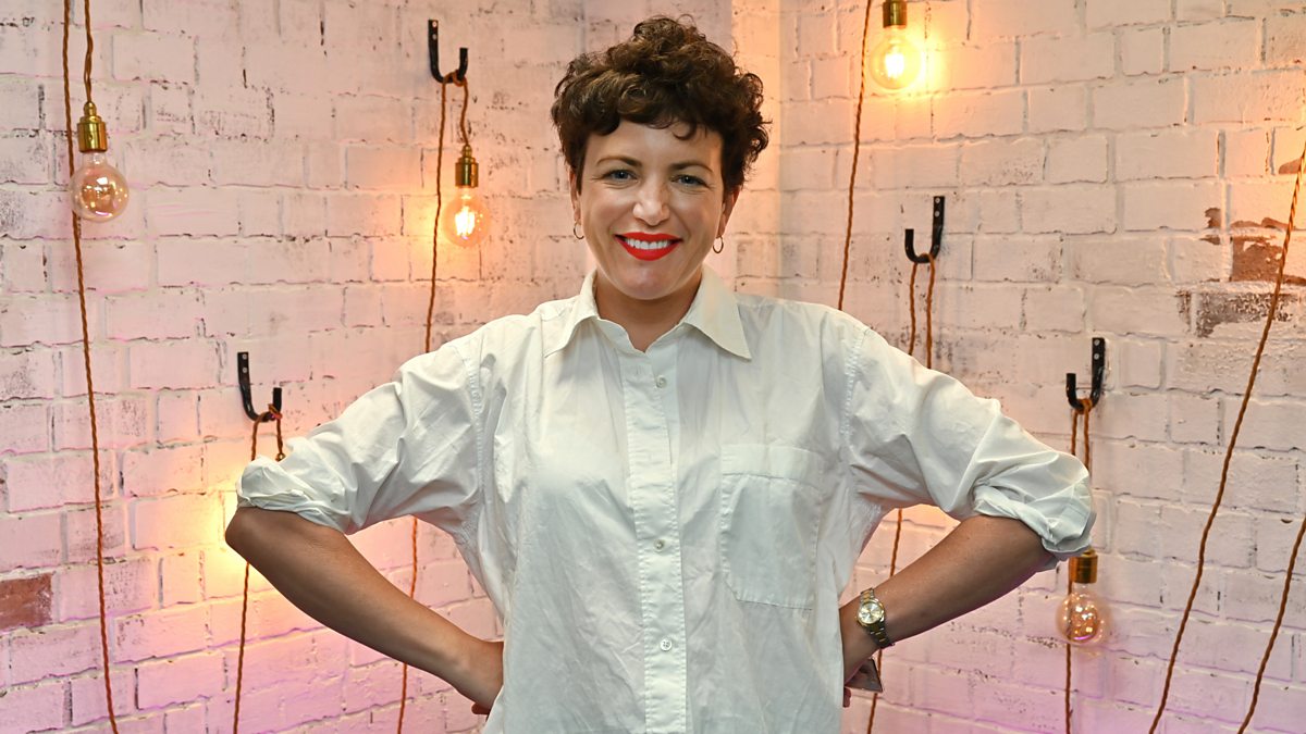 BBC Radio 4 - Inheritance Tracks, Annie Macmanus