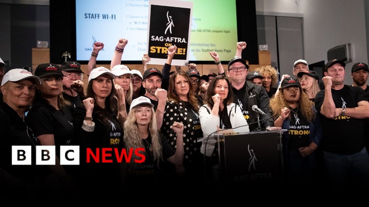 BBC News - Hollywood actors join picket line