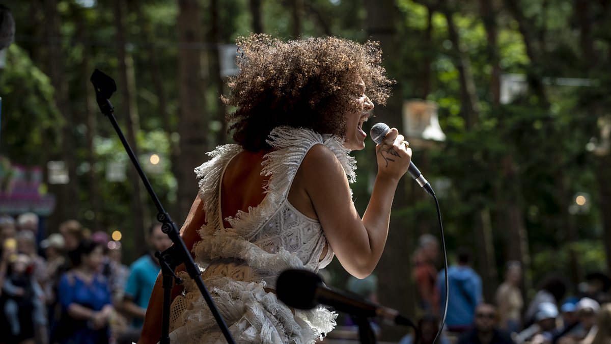 BBC Radio 4 - Loose Ends, Michelle de Swarte, Michael Akadiri, Helen ...