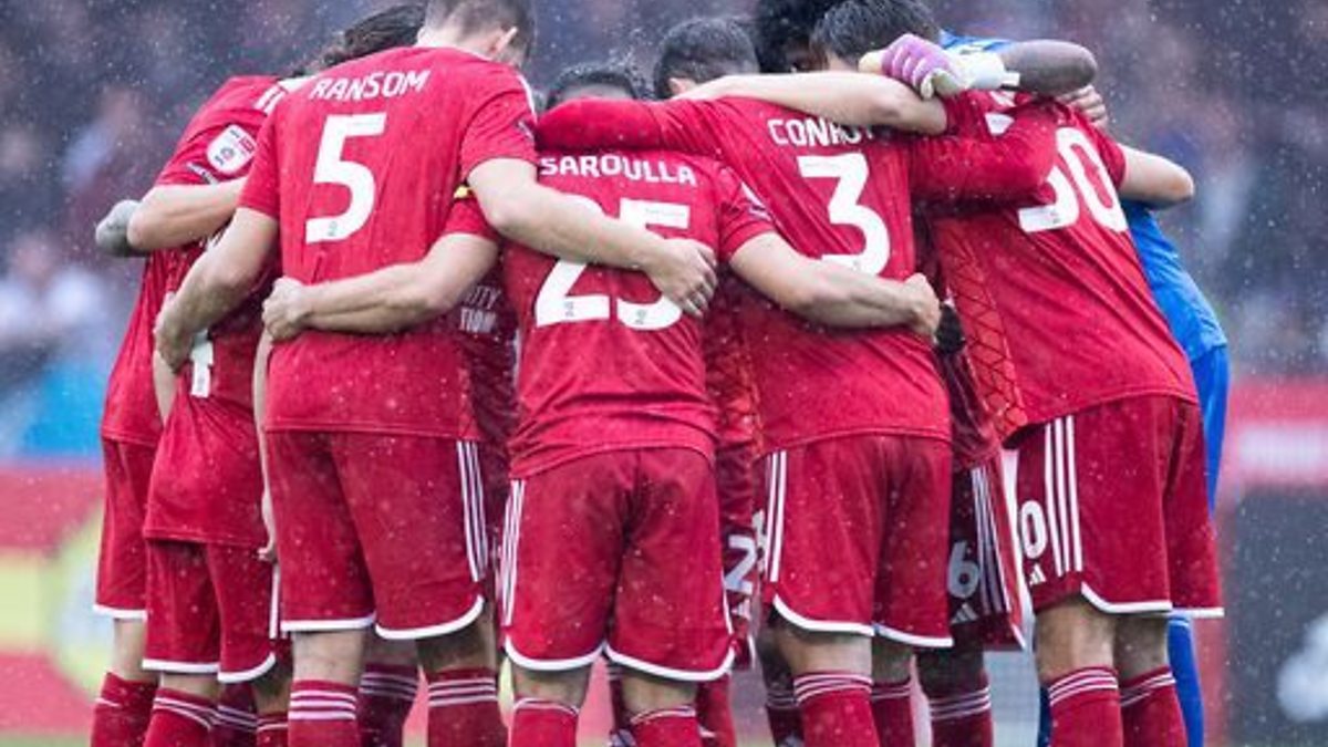 BBC Radio Surrey - Sport on BBC Radio Surrey, New Crawley Town signing ...