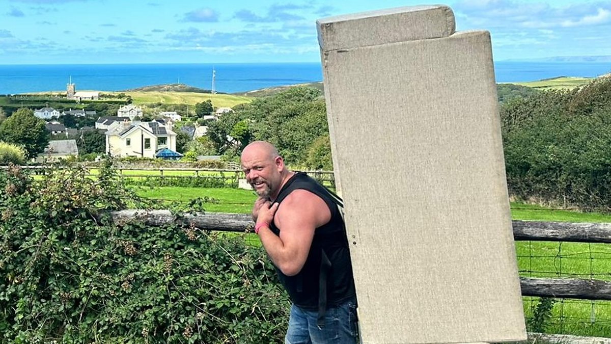 BBC Radio Cornwall - Julie Skentelbery, 15/08/2023, One hill, one sofa ...