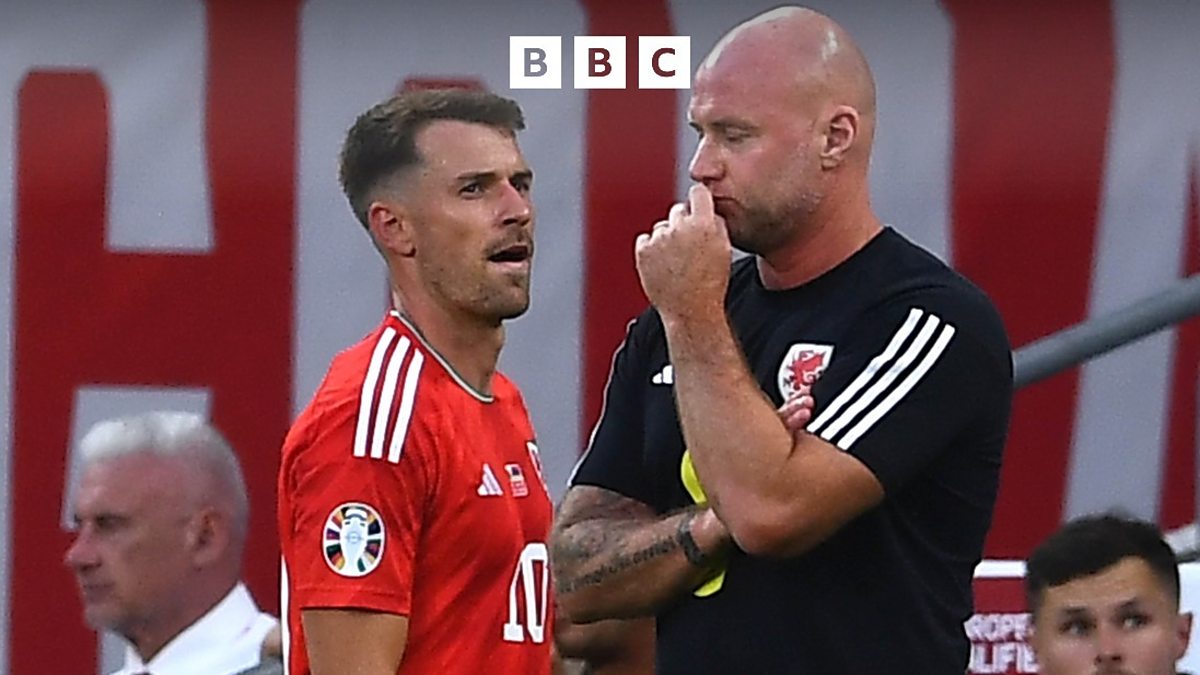 BBC Radio Wales - Feast of Football, Episode 269: Can Page turn things ...