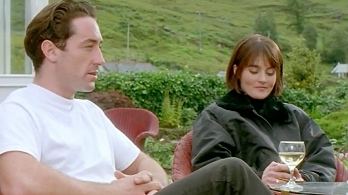 Hamish Macbeth - Series 2: 3. Isobel Pulls It Off - BBC iPlayer