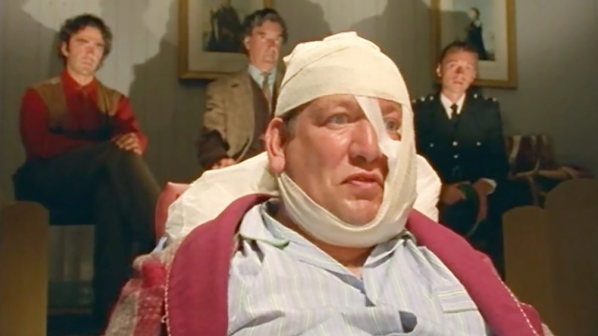 Hamish Macbeth - Series 2: 6. The Lochdubh Deluxe - BBC iPlayer