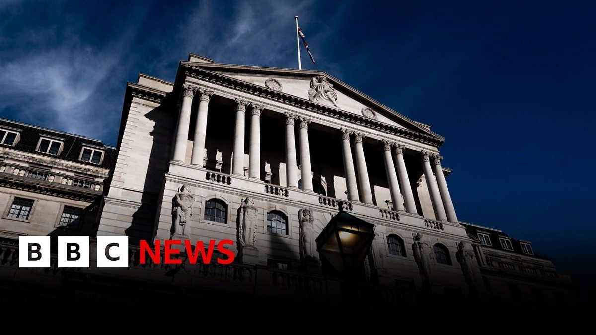 BBC News - Bank of England holds interest rates