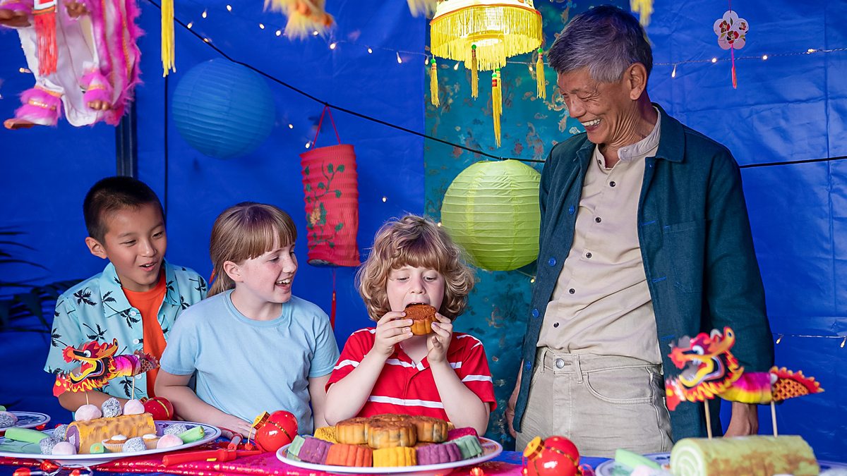 Biff and Chip - Series 3: 19. Mooncakes - BBC iPlayer
