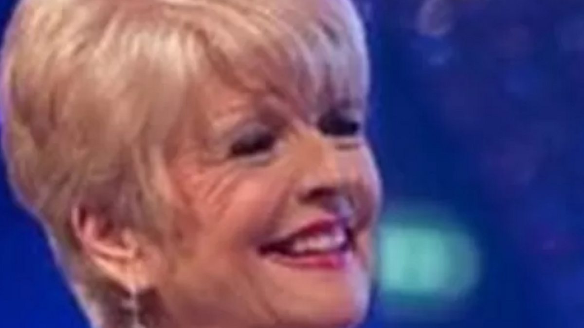 BBC Radio Cymru - Bore Cothi, Jenny Ogwen - Cofion Cyntaf.