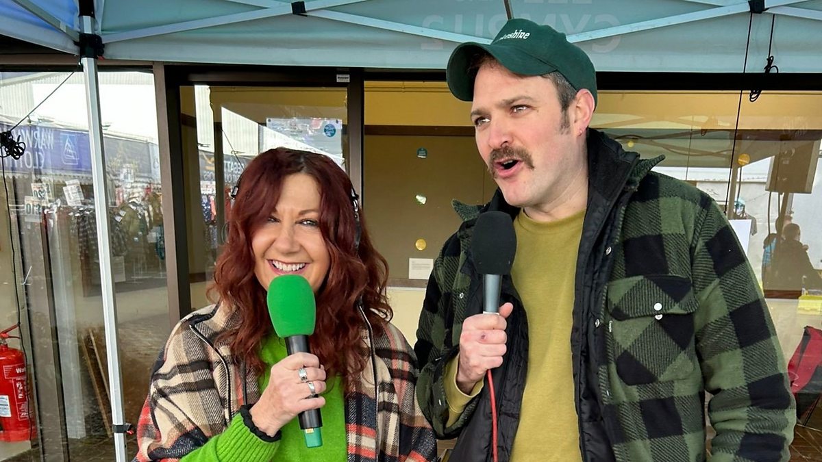 BBC Radio Cymru - Bore Cothi, Y Welsh Whisperer yn y Sioe Aeaf.