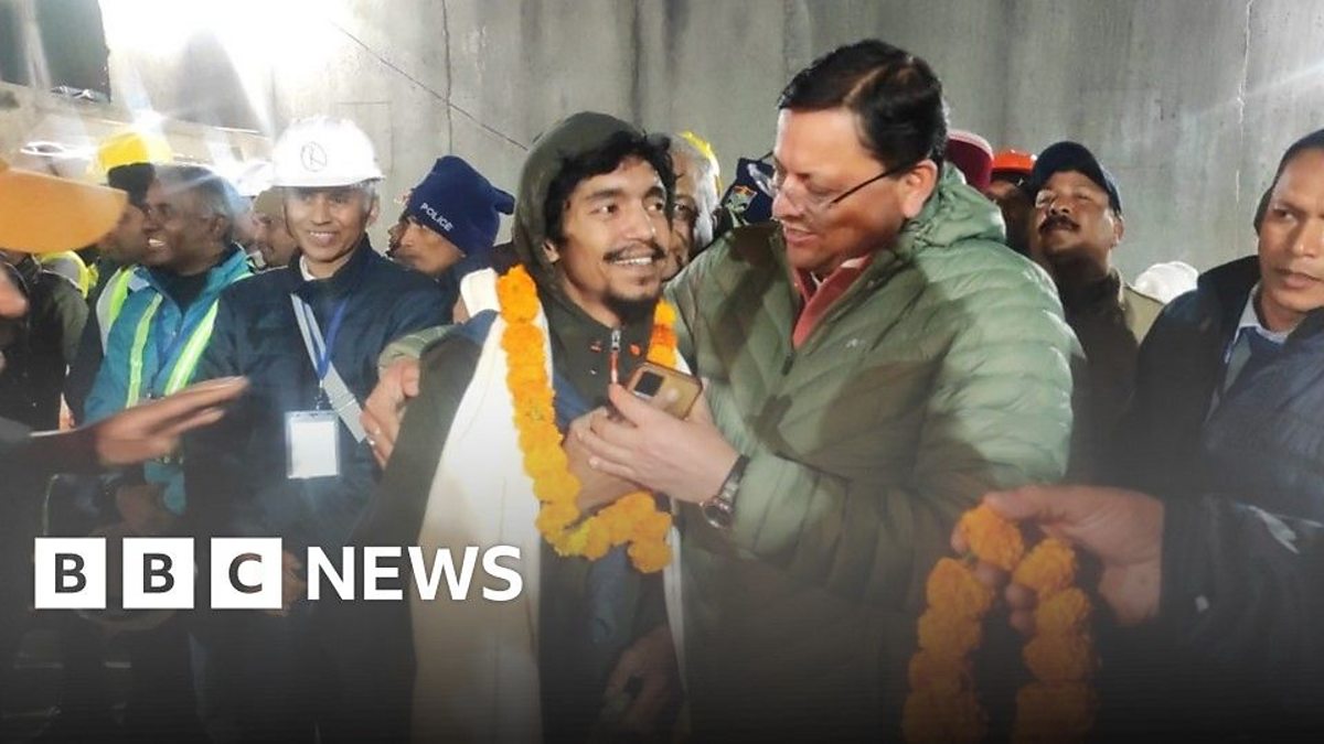 BBC News - India Tunnel Workers Rescued After 17 Days