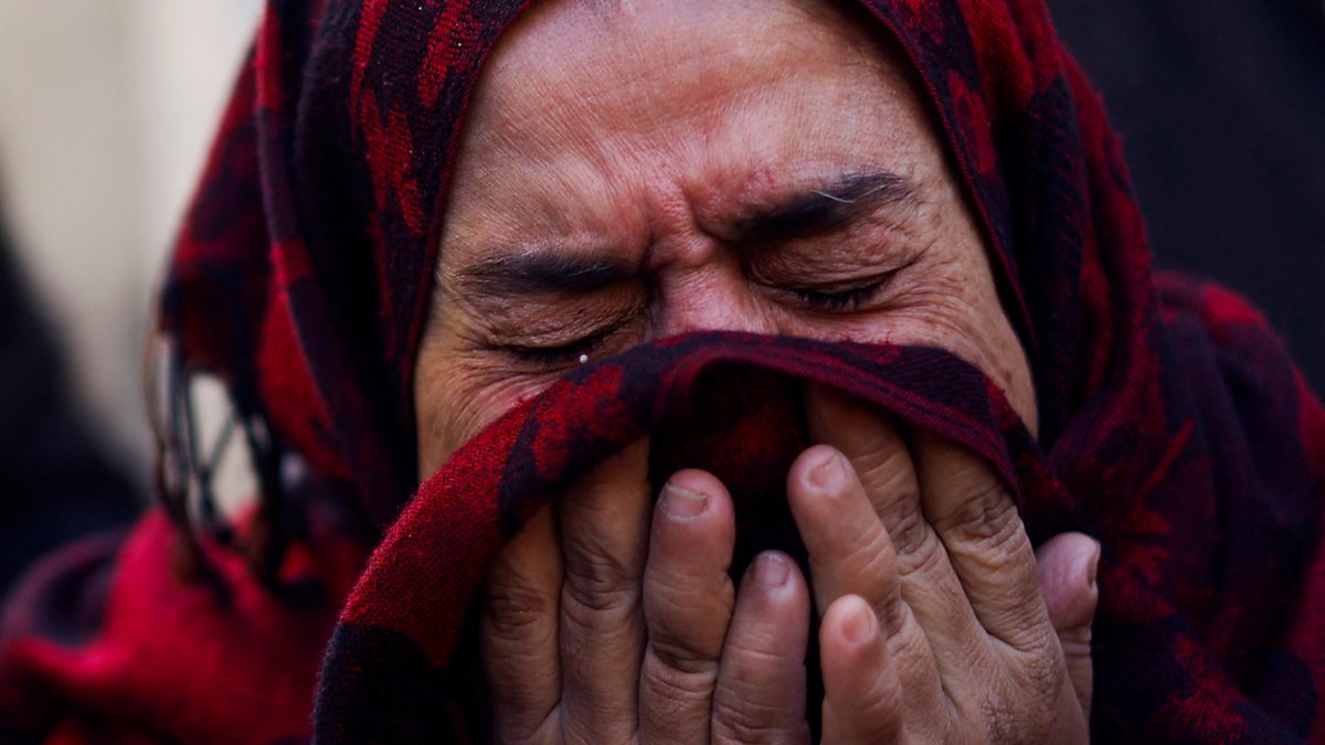 BBC World Service - Newsday, 'Terrifying' - the risks faced by medical ...