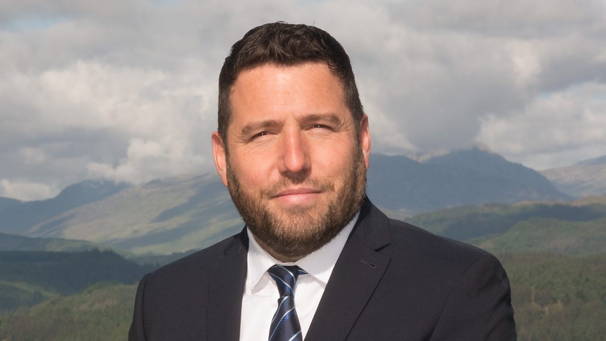 BBC Radio Cymru - Yr Oedfa, Owain Davies, Gofalaeth Bro Nant Conwy