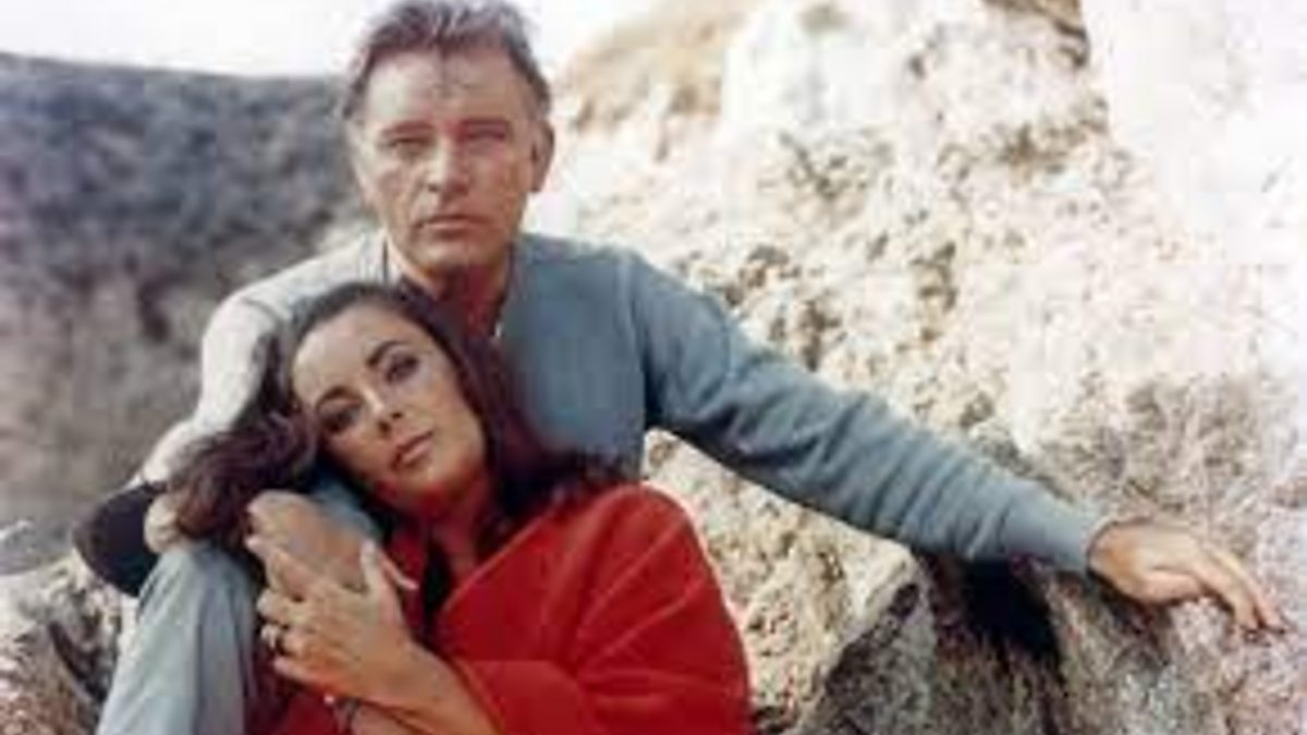 BBC Radio Cymru - Ffion Dafis, Sioned Wiliam yn trafod llyfr cofiannol ...